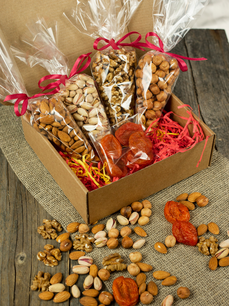 Подарочный набор орехов женский