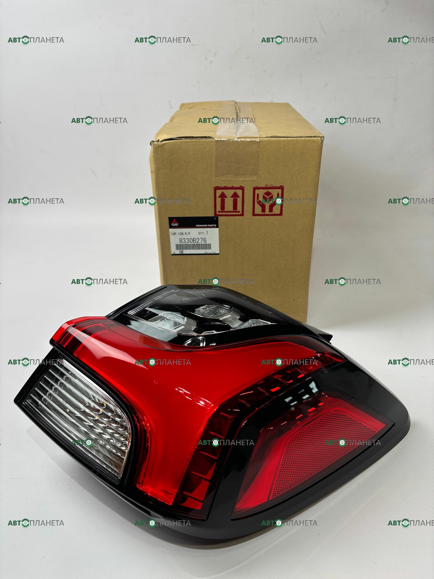 Фонарь задний правый Оригинал Mitsubishi 8330B276