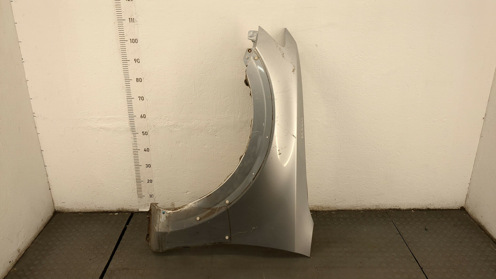 Крыло левое переднее Mitsubishi Pajero Б/У