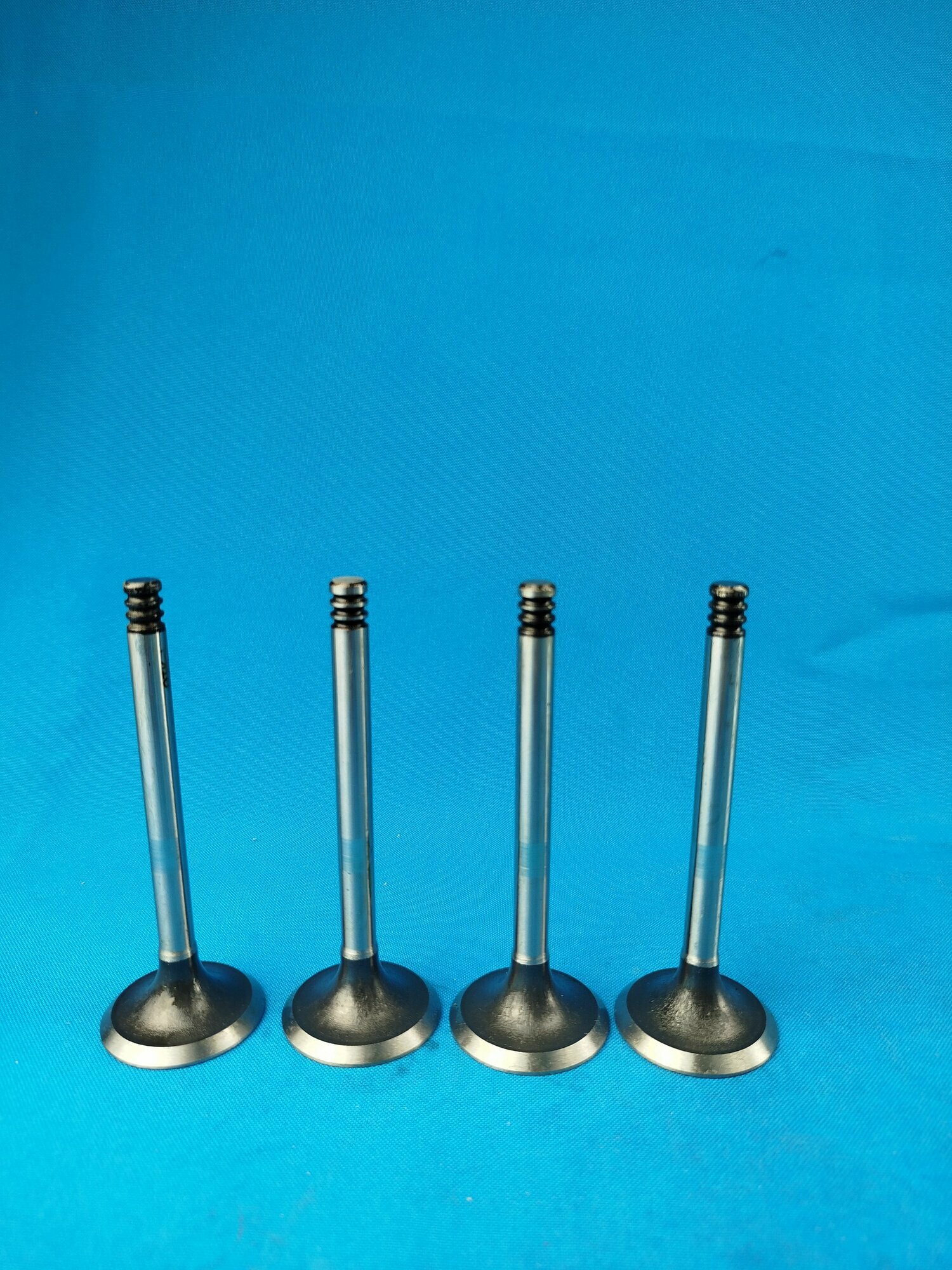 Клапан ГРМ впускной "LECAR" для автомобилей ВАЗ 2108, ГАЗ дв.405, 406, 409 (к-т 4шт)