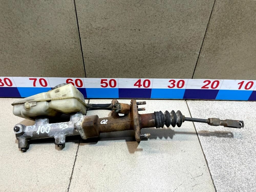 Цилиндр тормозной главный Audi 100 C3