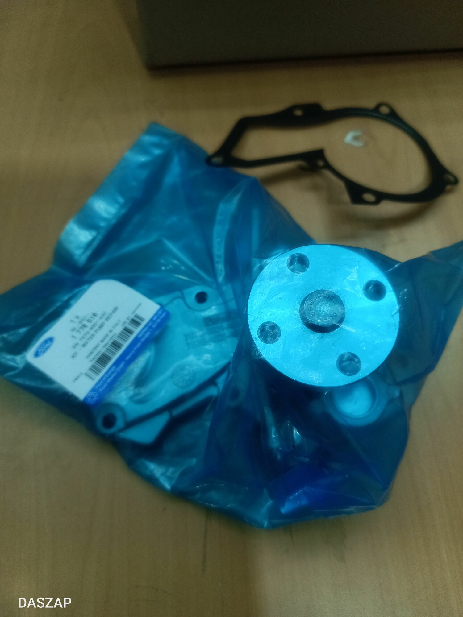 Ford водяной насос + комплект ремня ГРМ арт. 2302744, 1 шт.