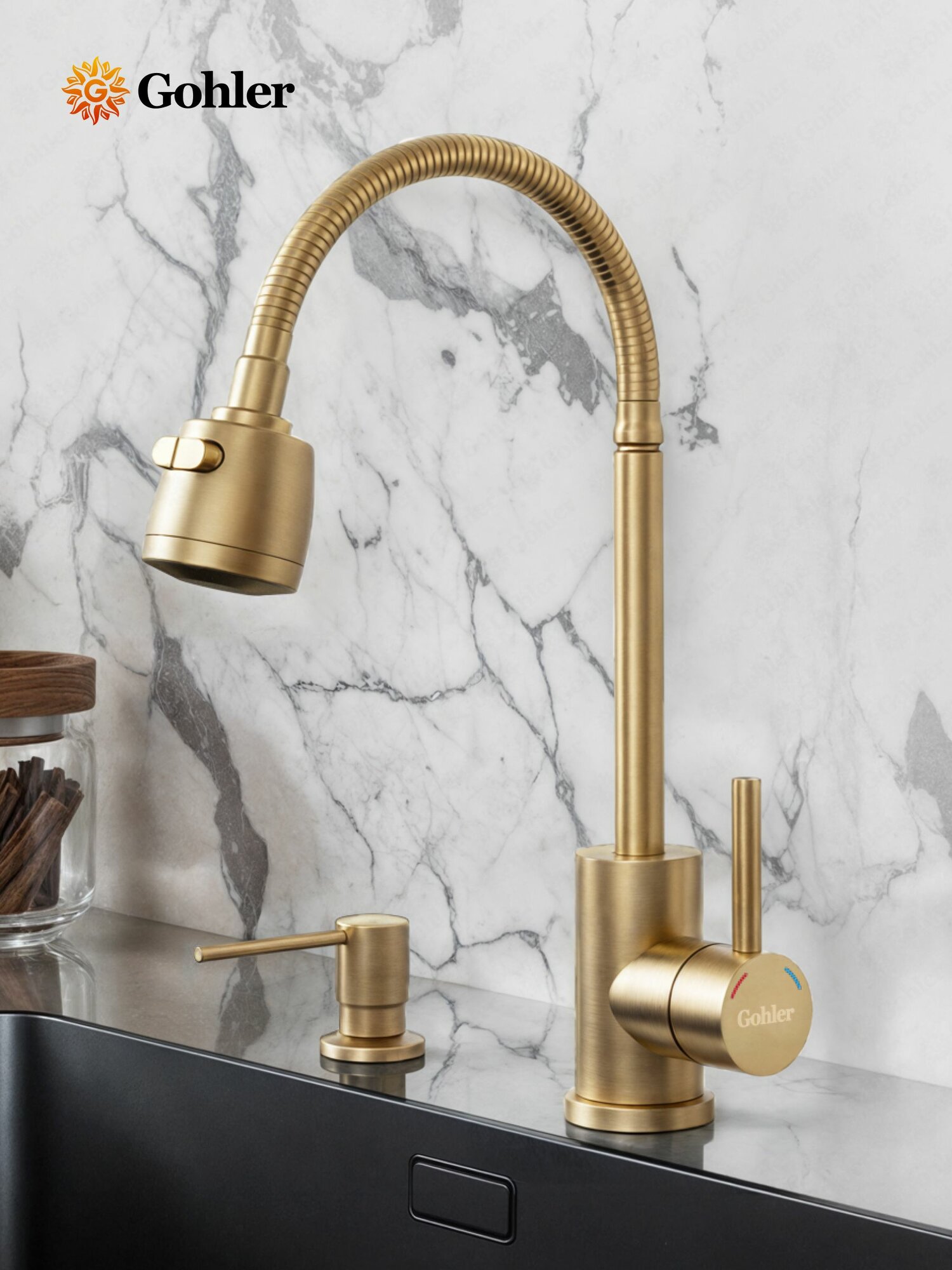 Смеситель для кухни с гибким изливом Gohler G4005G матовое золото