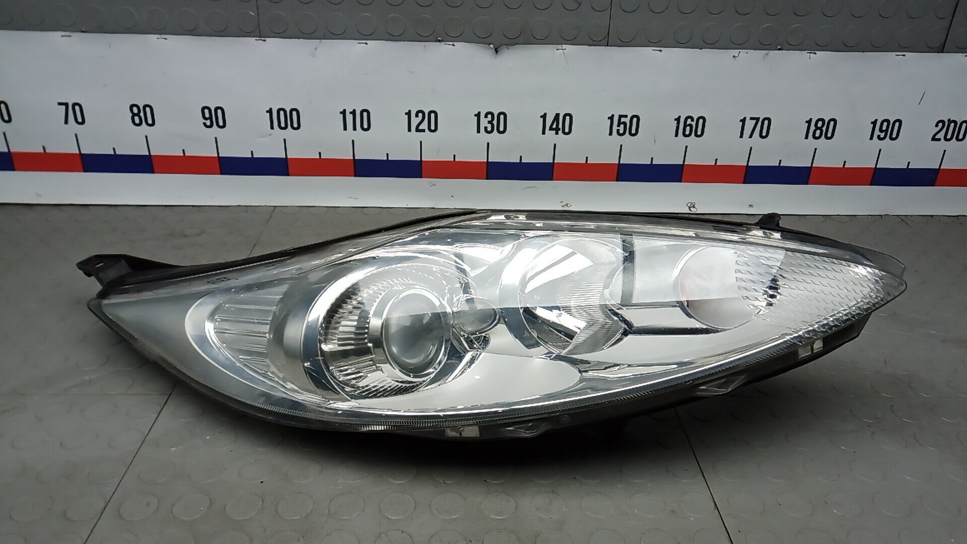 Фара правая FORD FIESTA 6, Номер 1LL24704508II, 8A6113W029DG