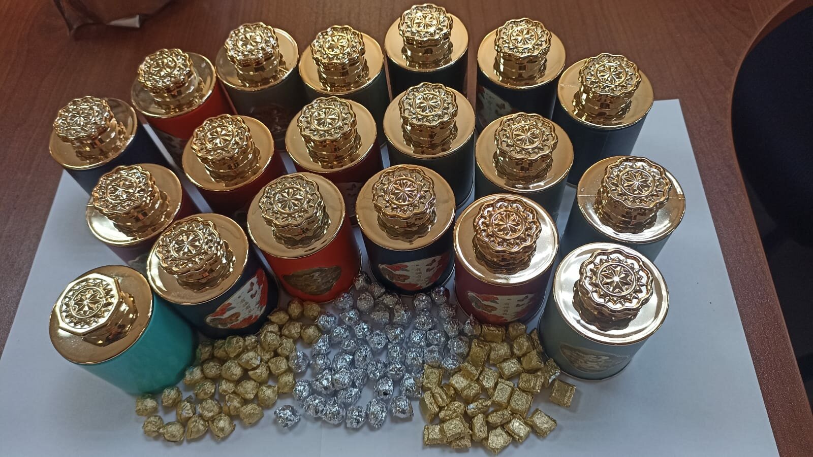 Подарочный набор "Смола пуэр", золотые кирпичики и серебряные шарики в коробочке 40 гр