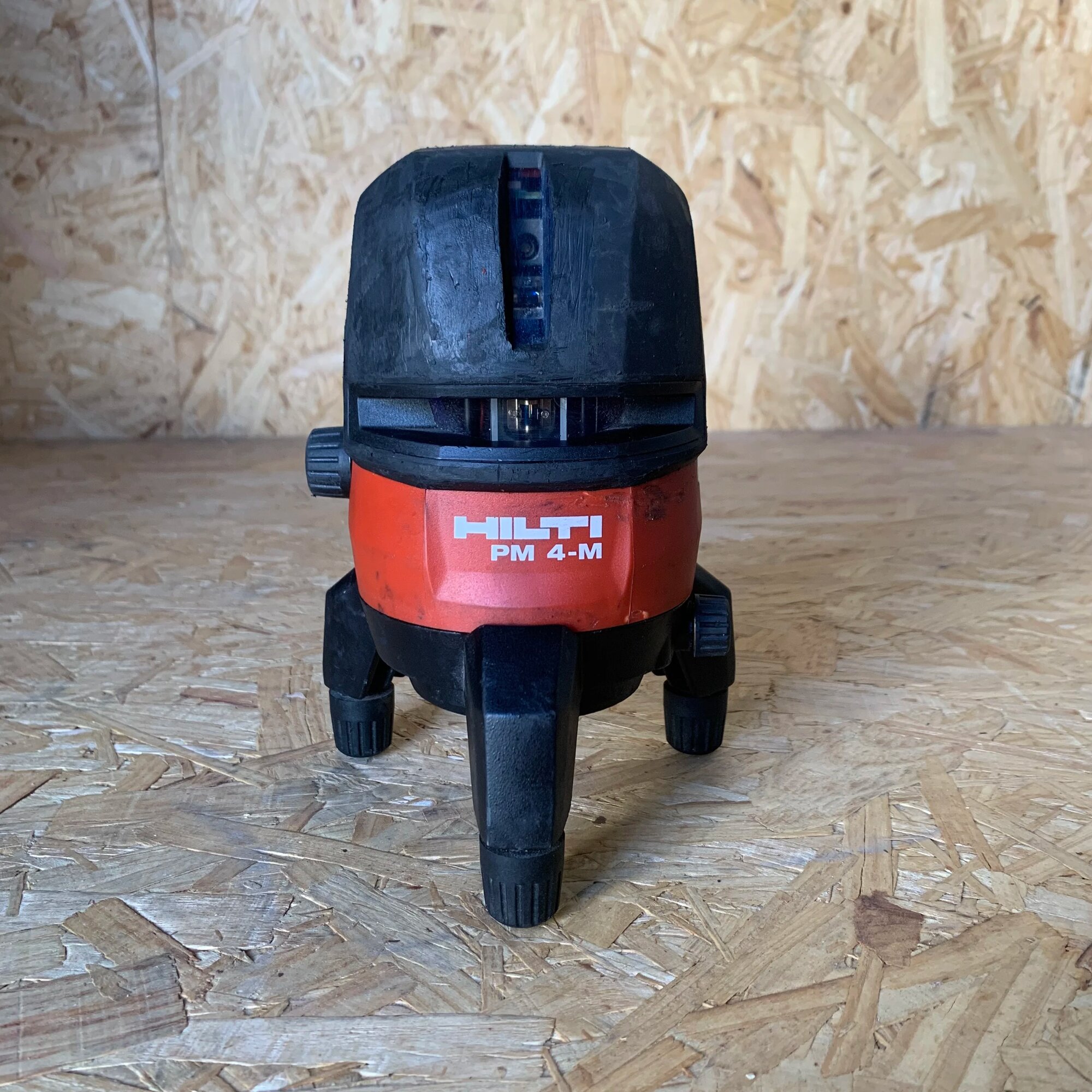 HILTI PM 4-M 4-линейный лазерный уровень