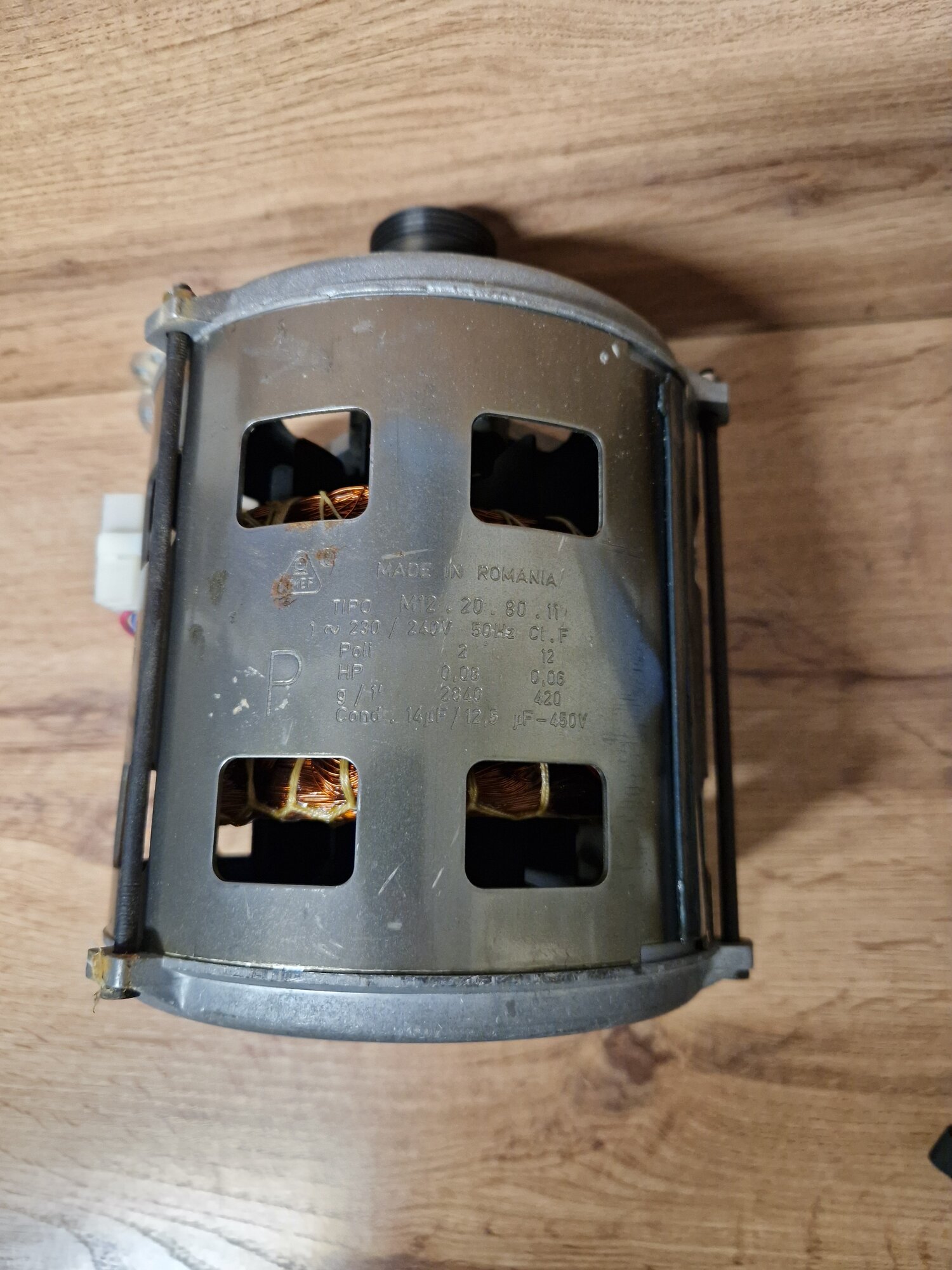 Двигатель для стиральной машины Indesit W34T,б/у