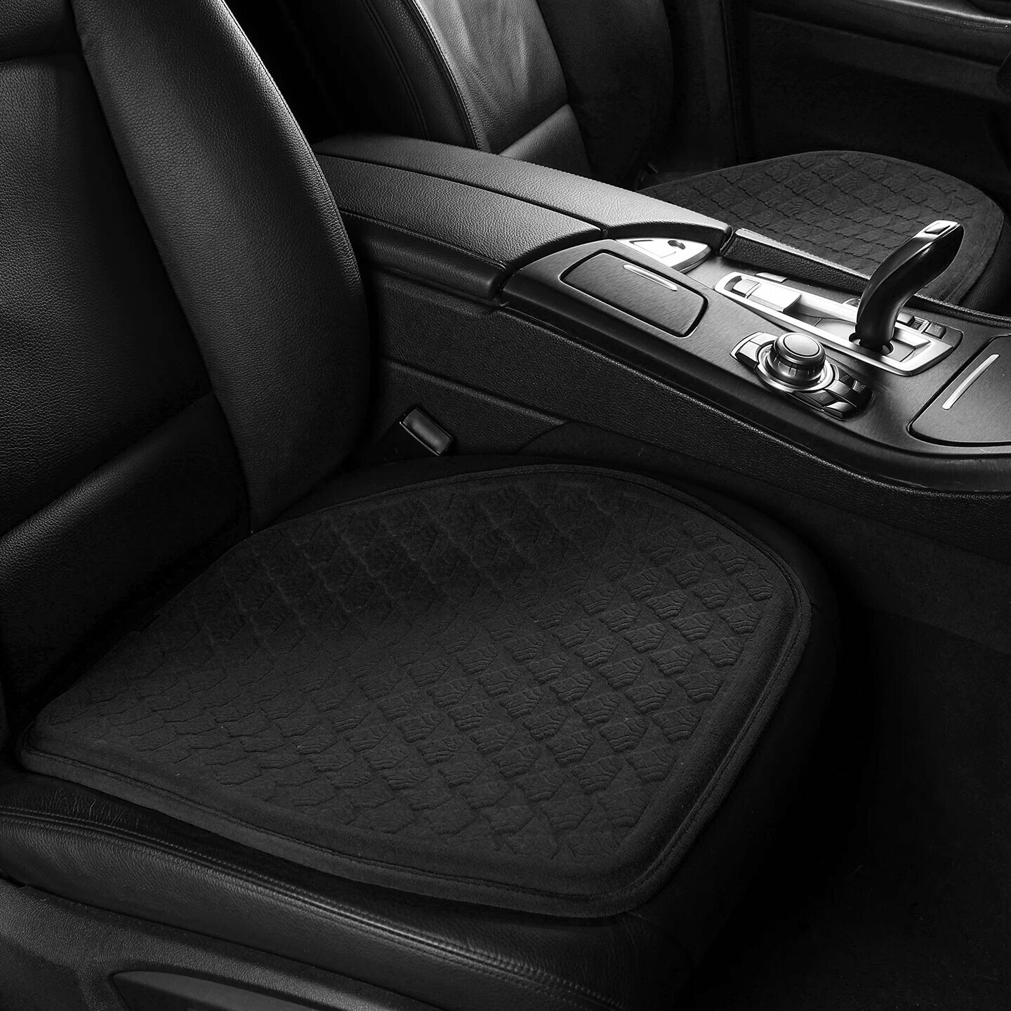 Зимняя утолщенная нескользящая накидка на автомобильное сиденье, фланелевая теплая подушка для сиденья, вентилируемая