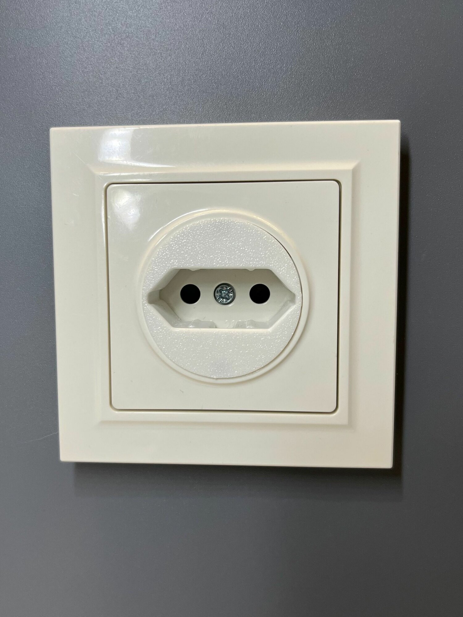 Упор в розетку для штепселя тип С, белый