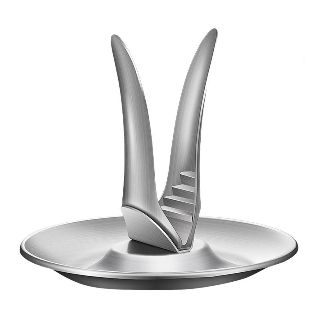 Эргономичный орехокол с контейнером для скорлупы