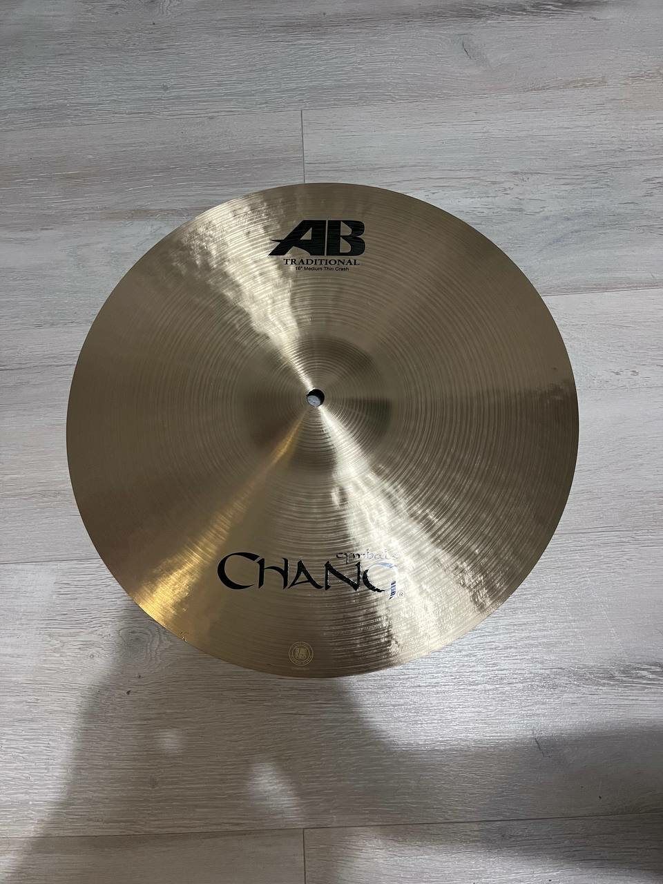 Тарелка креш Chang Cymbals AB Traditional Medium Thin Crash 16 дюймов, B20 сплав, ручная ковка.