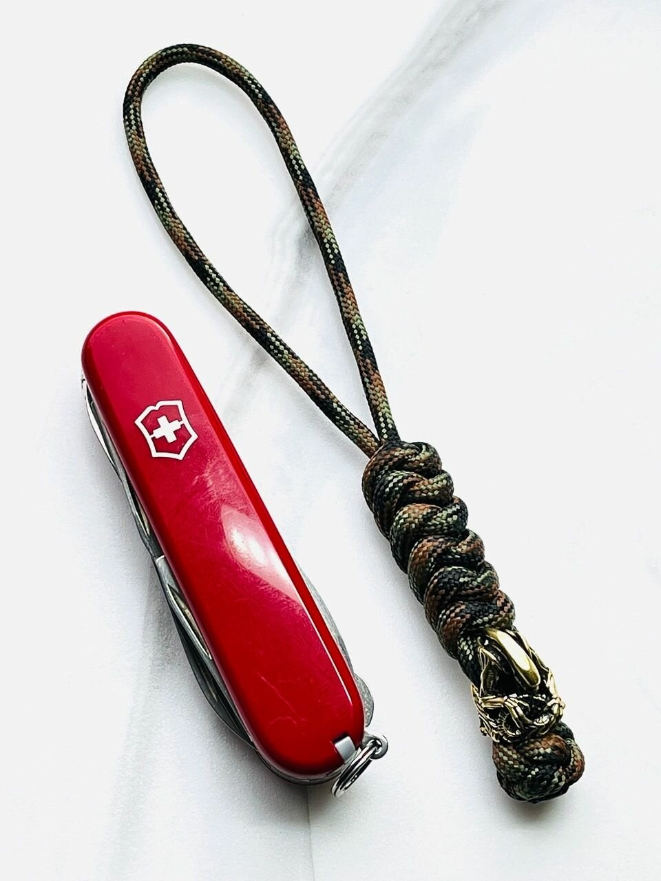 Темляк для ножа из паракорда с латунной бусиной с персонажем из кинофильма"Чужой"