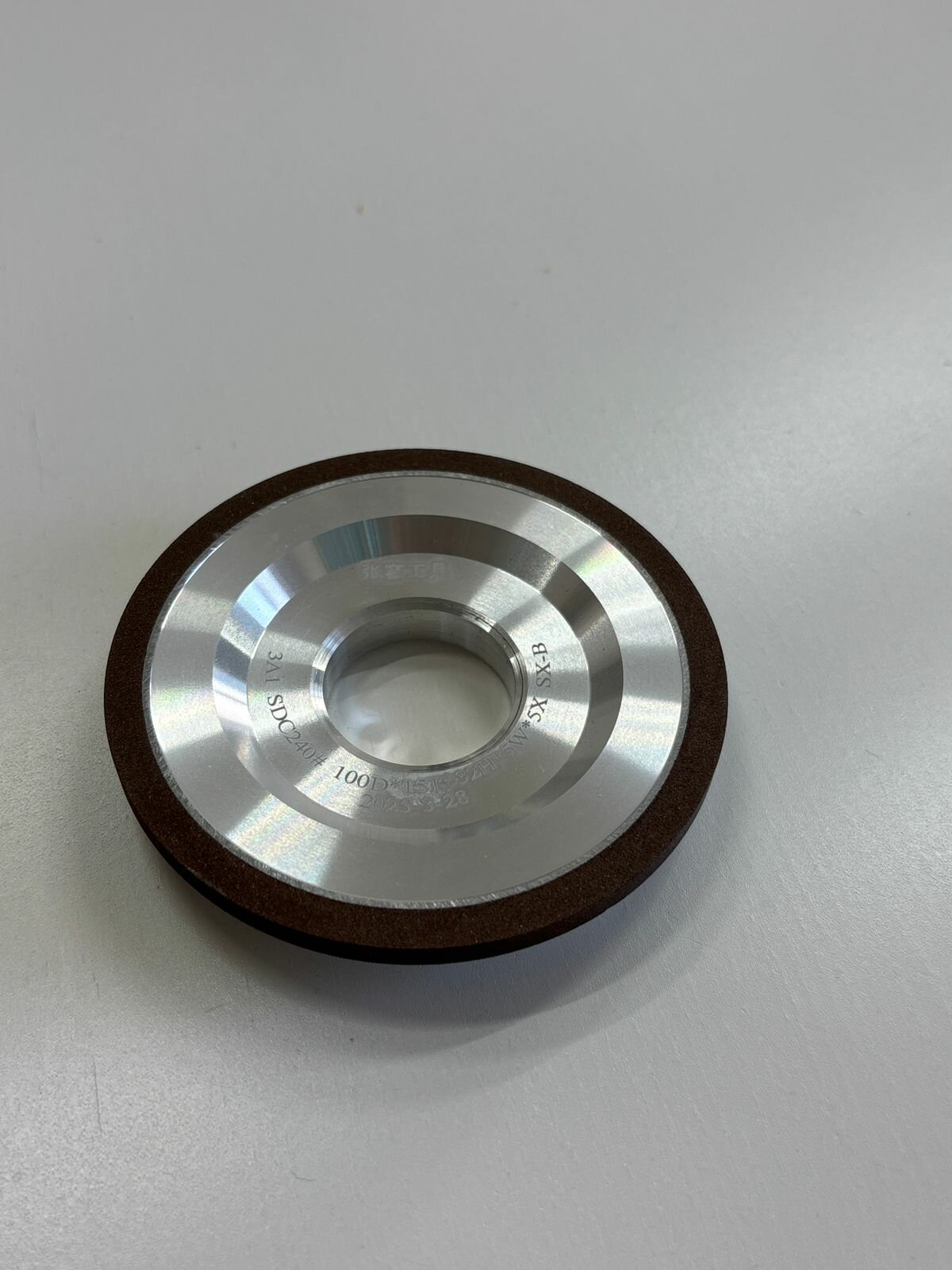 Алмазный круг D3 100х5х32 для заточки дисковых пил, сверл и прочей оснастки.