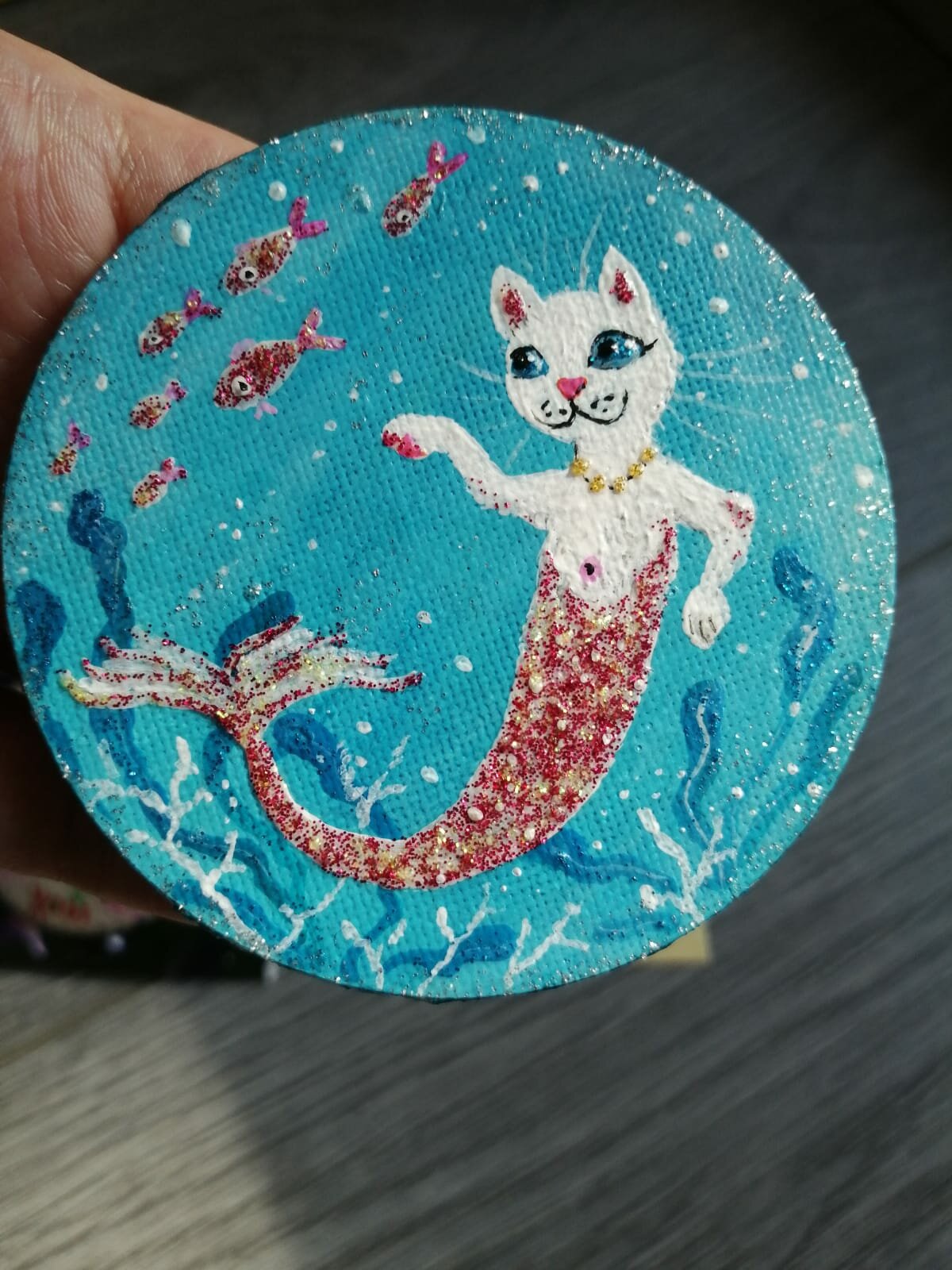 Магнит "Морской котик", ручная работа, акрил на холсте, блестки, 7.5 см