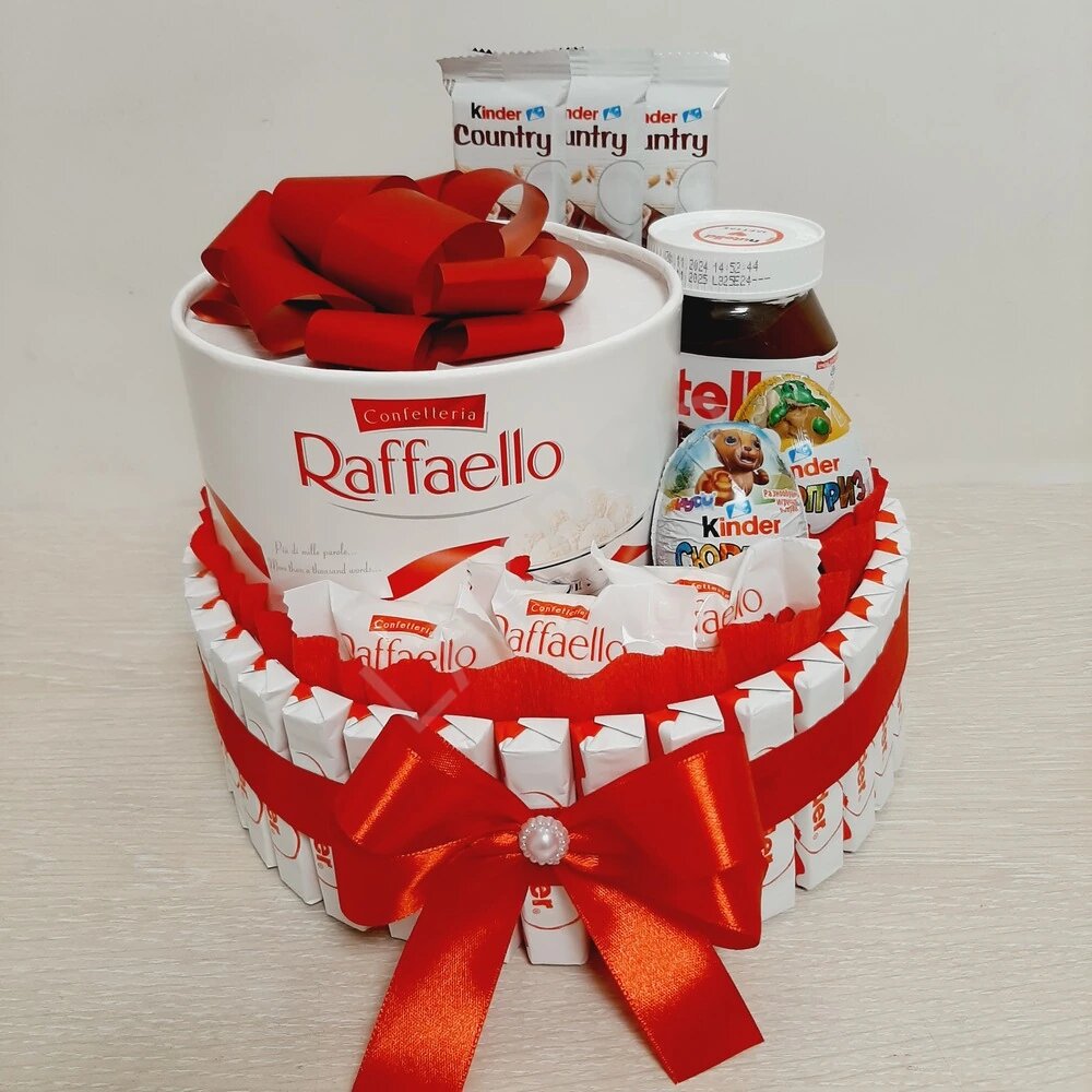 Подарочный киндер торт LAKRES с конфетами раффаэлло и нутеллой