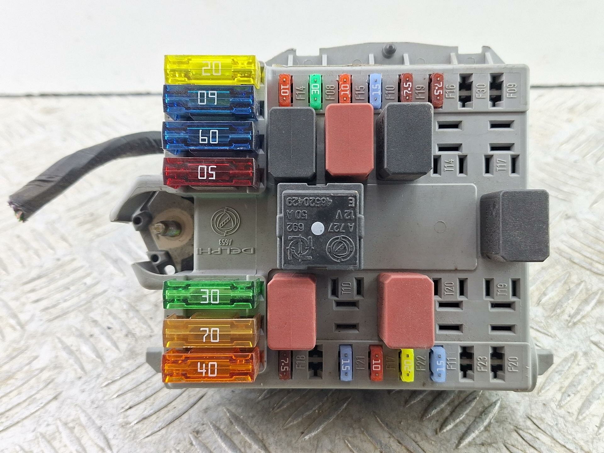 Блок реле и предохранителей Fiat Punto 2 рест. 2004 46835425