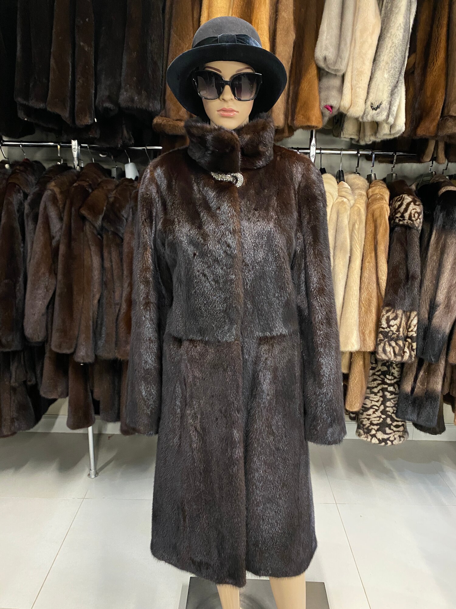 Шуба. Натуральная. Норка. Классическая 42-44 р.