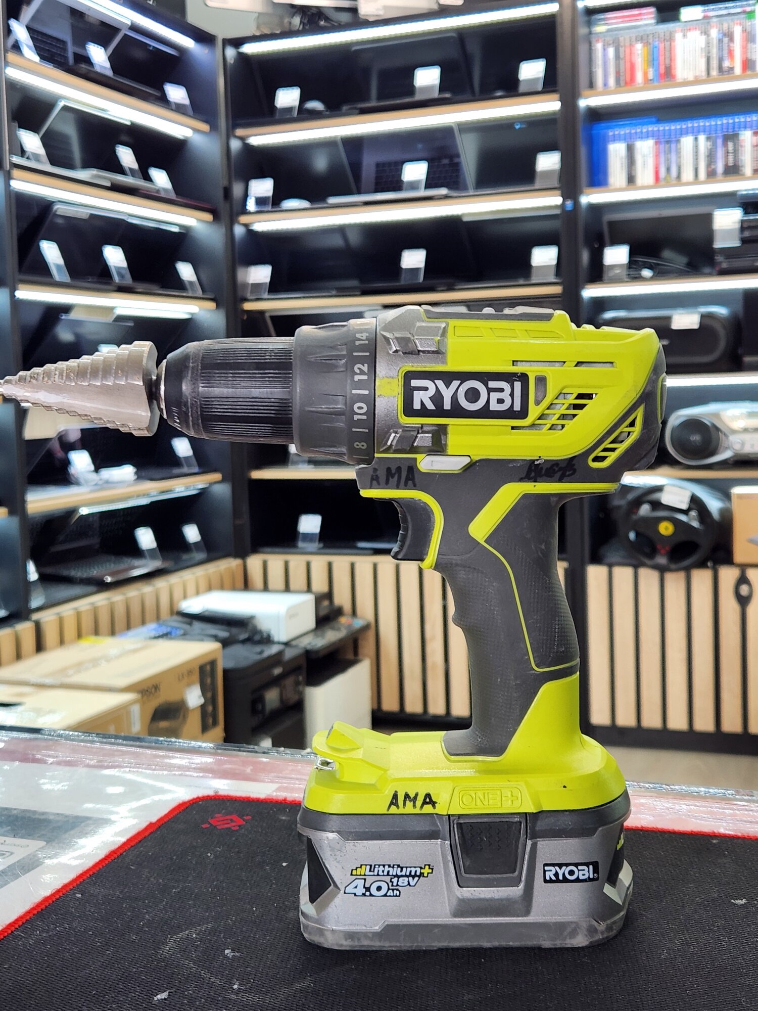 Дрель-шуруповерт аккумуляторная RYOBI ONE+ R18DD3+Аккумулятор 4.0 Ah 18V без зарядного устройства