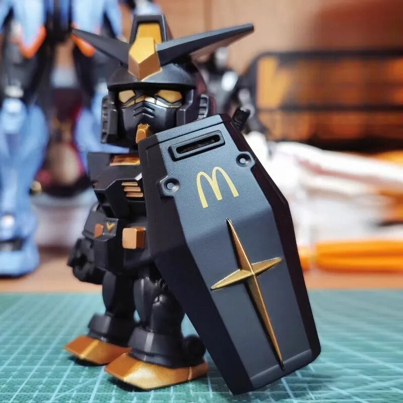 McDonald's 2023 Подлинные ко-брендовые игрушки серии Gundam Limited