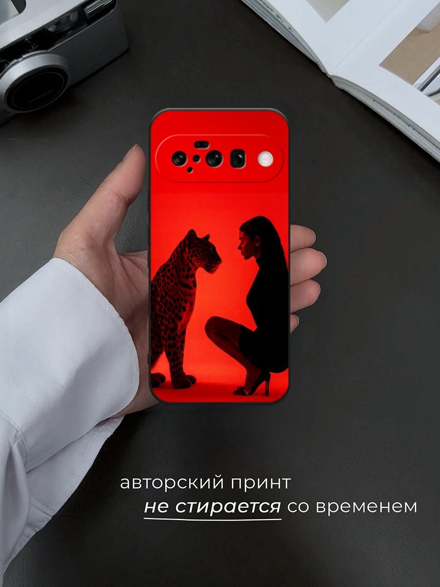 Черный матовый чехол на Google Pixel 10 / Гугл Пиксель 10 с принтом Девушка с леопардом — фото 1