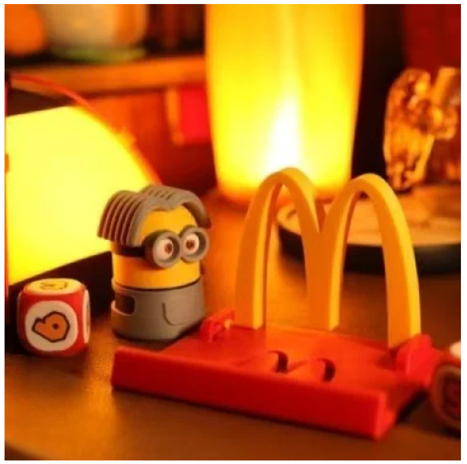 Подарок — подставка для телефона в стиле McDonald‘s, настольная и подвесная, с регулировкой угла, для учёбы и офиса