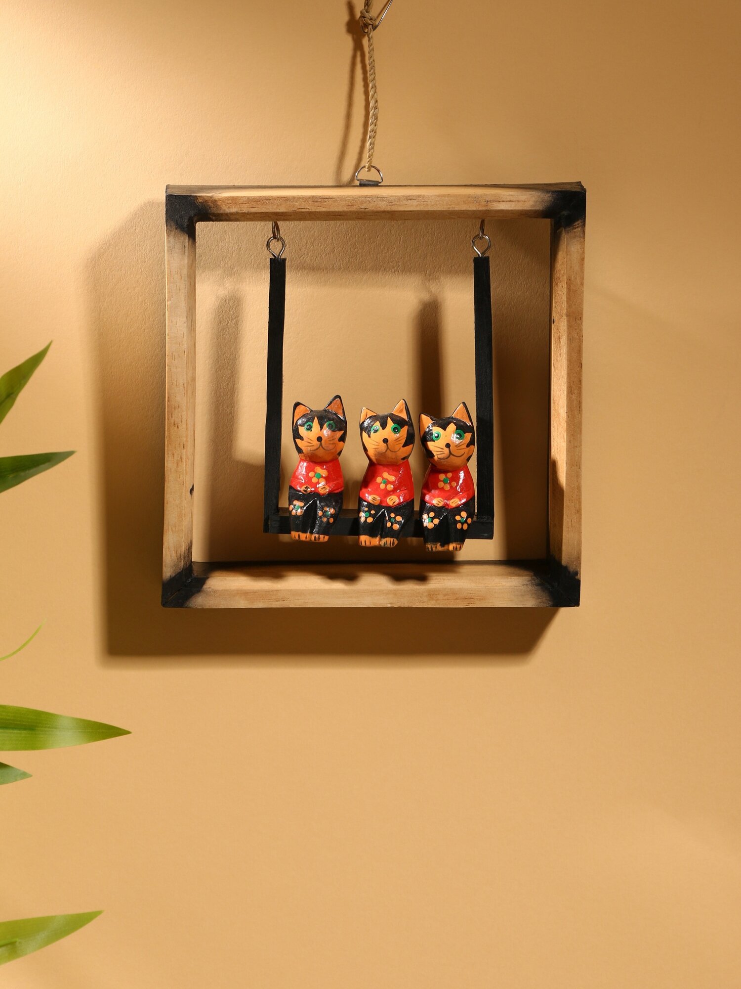 Сувенир интерьерный «Кошки на качелях», 19×19 см, дерево