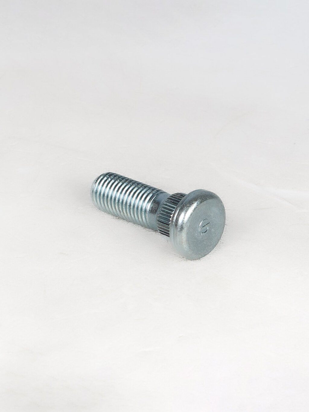 Шпилька колесная передняя Mitsubishi MB301509