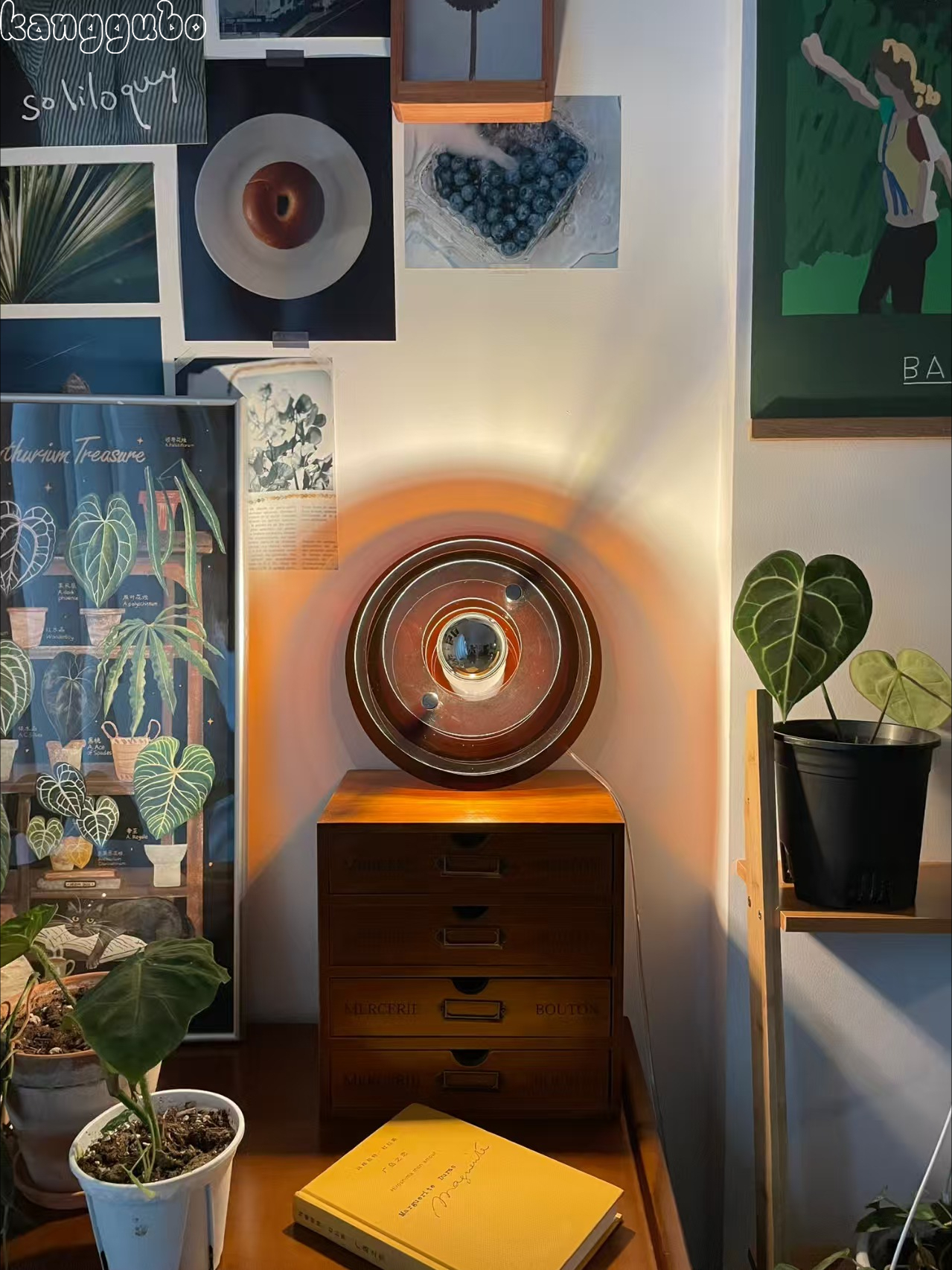 Средневековый ультрасовременный настенный светильник с летающей тарелкой