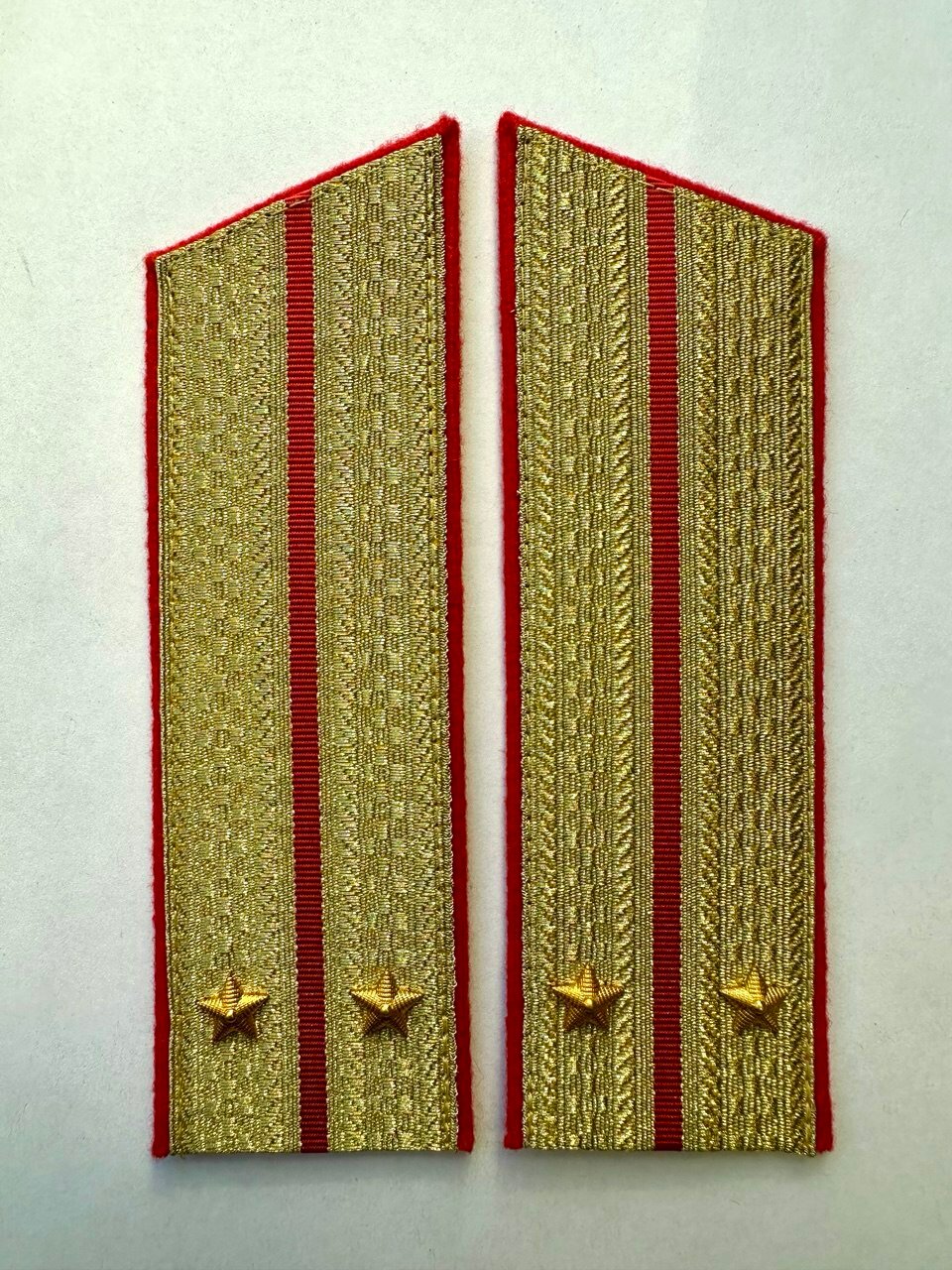Погоны Общевойсковые парадные Лейтенант Скос картон цвет золотой