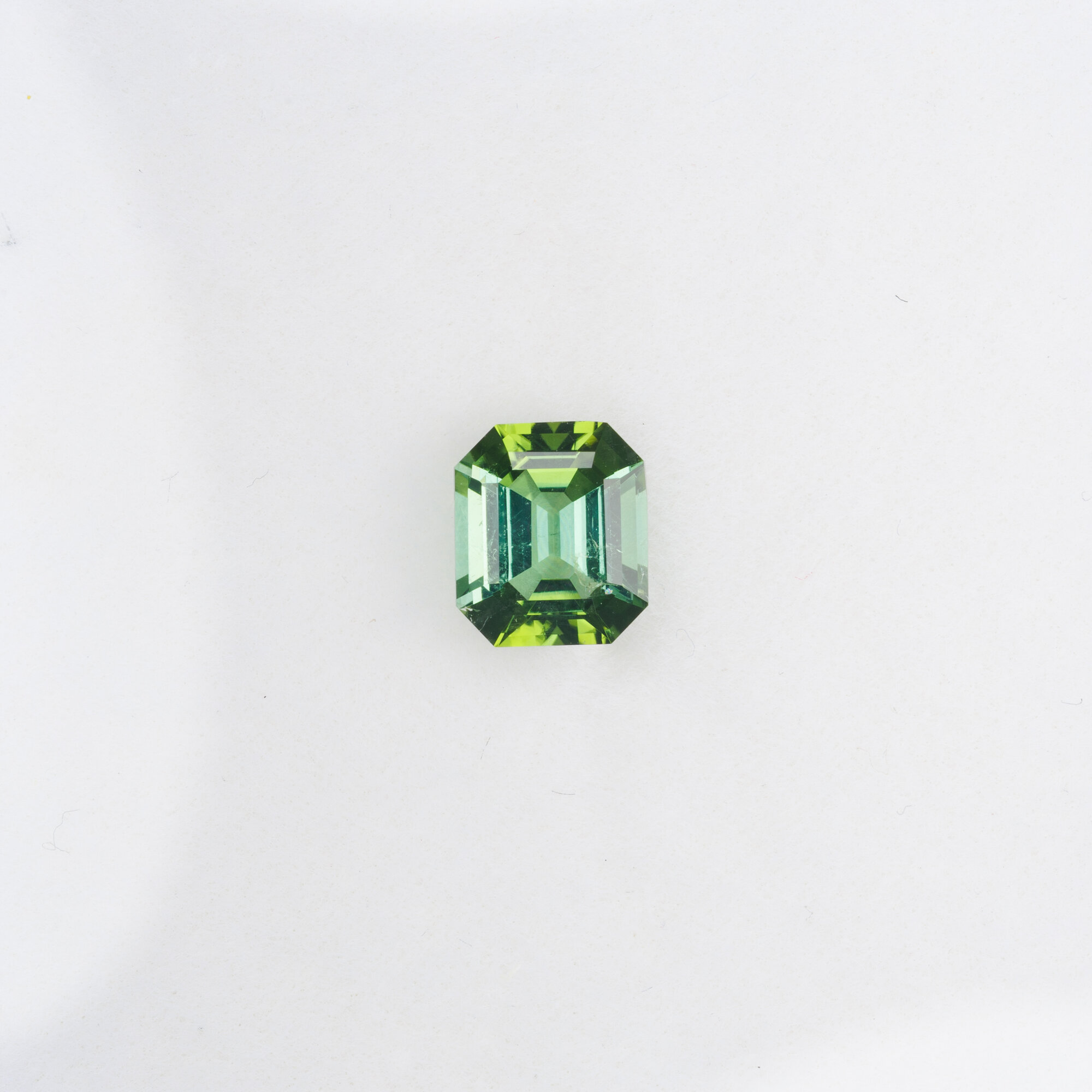 Ярко-зеленый ограненный турмалин, 1,47 карата "True Stones"
