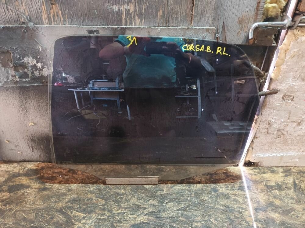 Стекло двери задней левой Opel Corsa B (1993 2000) Б/У с пробегом