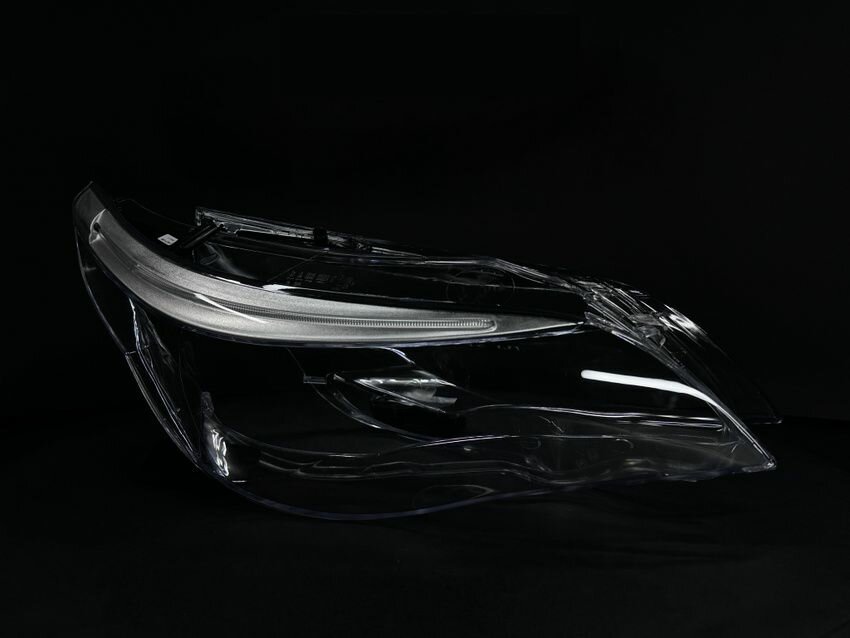 Комплект стекол фар для BMW 5 серия E60 E61 2007-2010 c ресничкой