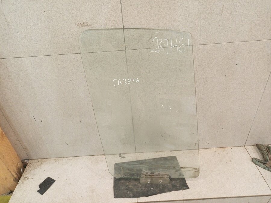 Стекло двери передней правой от ГАЗ 2705 1995>