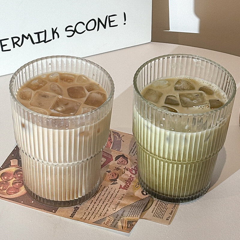 Вертикальный полосатый стакан со льдом, американский холодный напиток