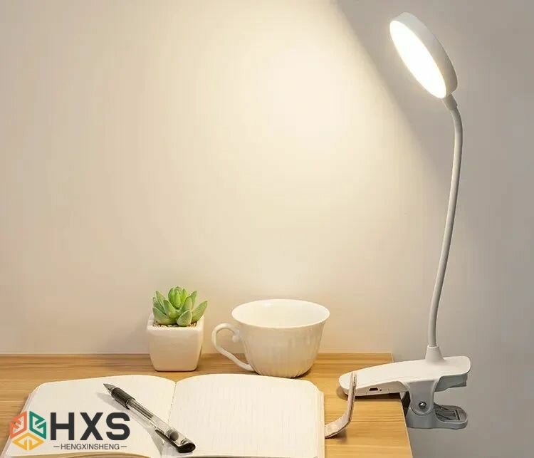 Настольный яркий LED светильник-лампа на прищепке с 3 уровнями яркости с USB зарядкой в комплекте