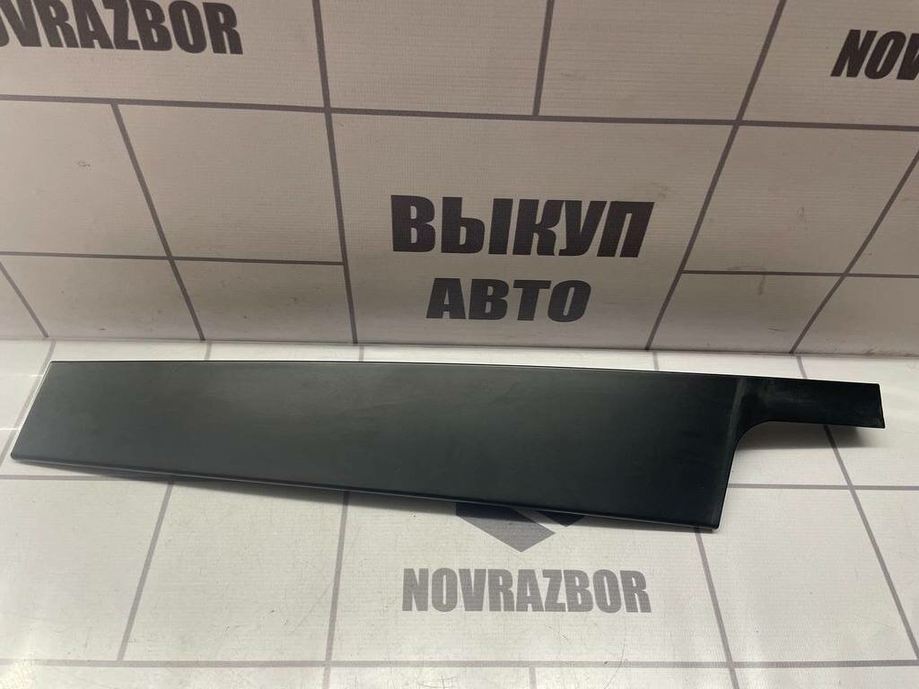 Накладка двери передней правой Renault Megane 3 09-16