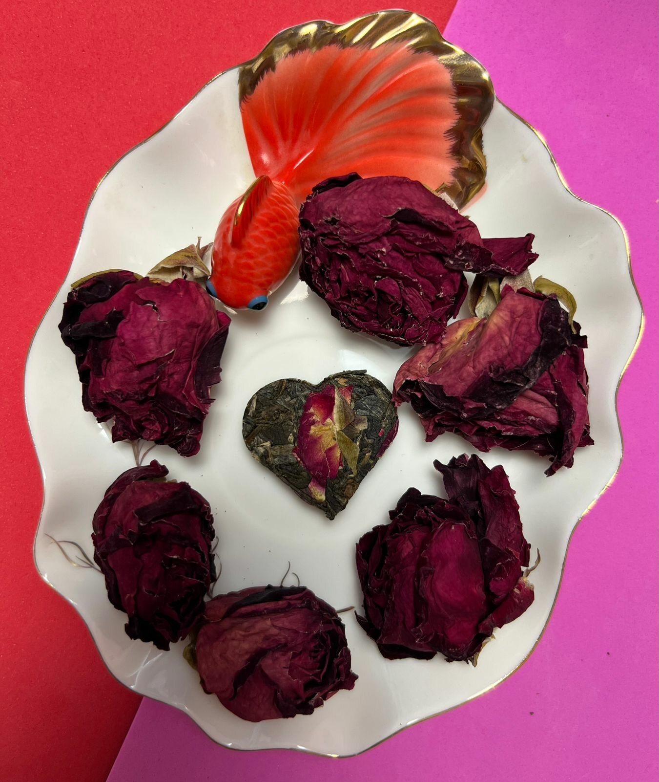 Подарочный набор чая "Тянь Хун", с хризантемами, розами и пионами, красный, листовой