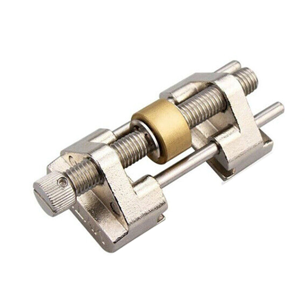 Металлическая направляющая для заточки стамесок, строгальных лезвий и плоских кромок.