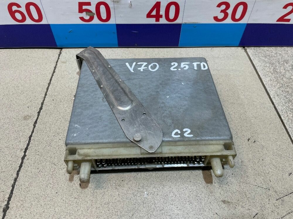 Блок управления двигателем Volvo V70 17390025