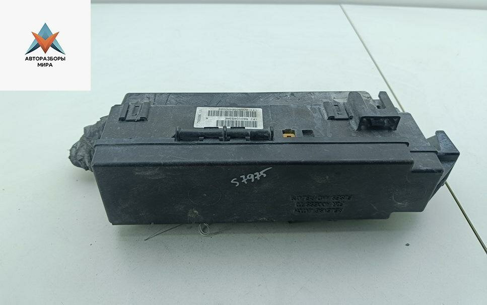 Блок предохранителей Jeep Cherokee KJ 2004