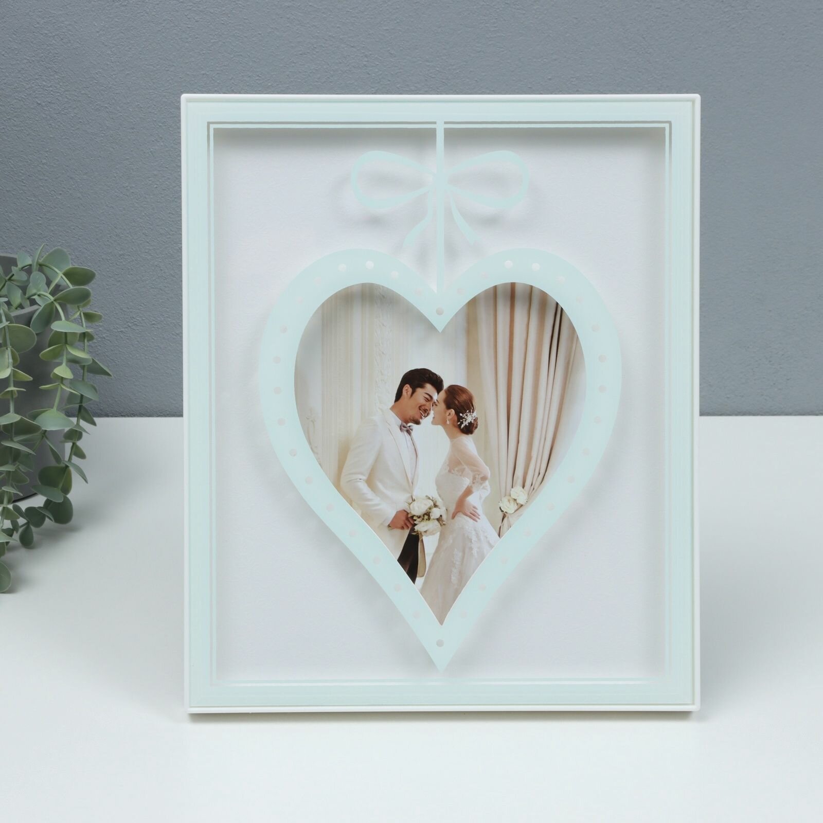 Фоторамка пластик на 1 фото 20х25 см "Сердце с бантиком" серебро бумага тиснение 26х2х31 см 107050