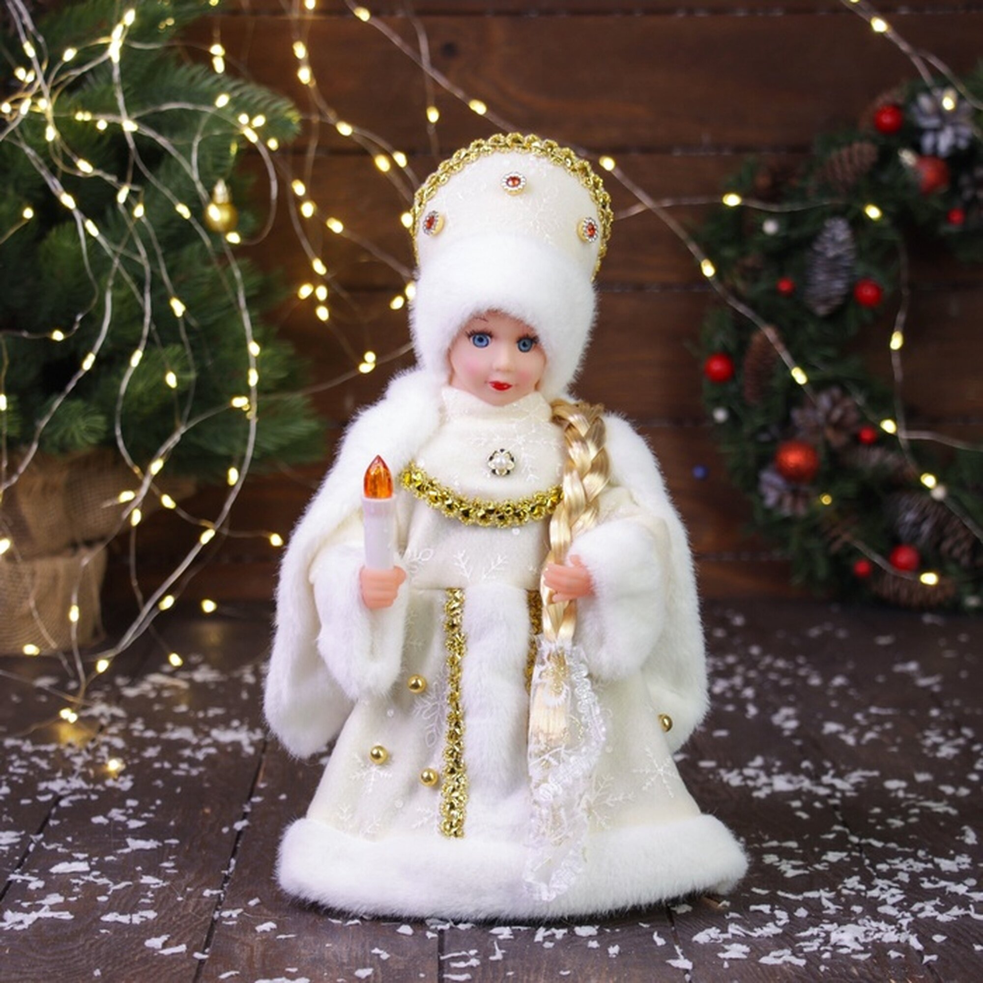 Снегурочка под ёлку «Зимнее волшебство. В шубке с бусинками и в кокошнике» двигается, с подсветкой, 30 см, золото