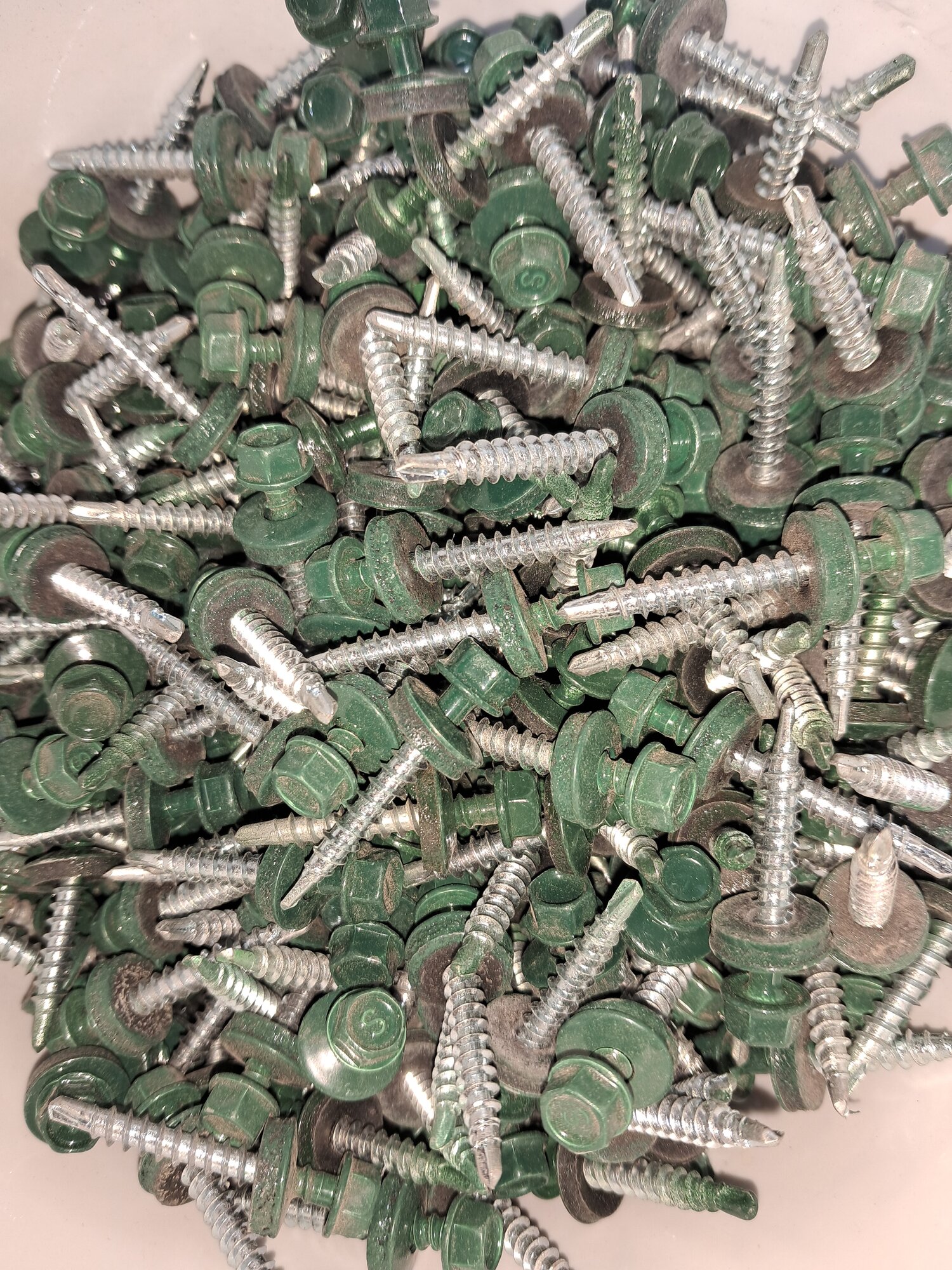 Саморез кровельный 4,8 х 35 RAL 6005 зеленый мох, 200 штук в упаковке