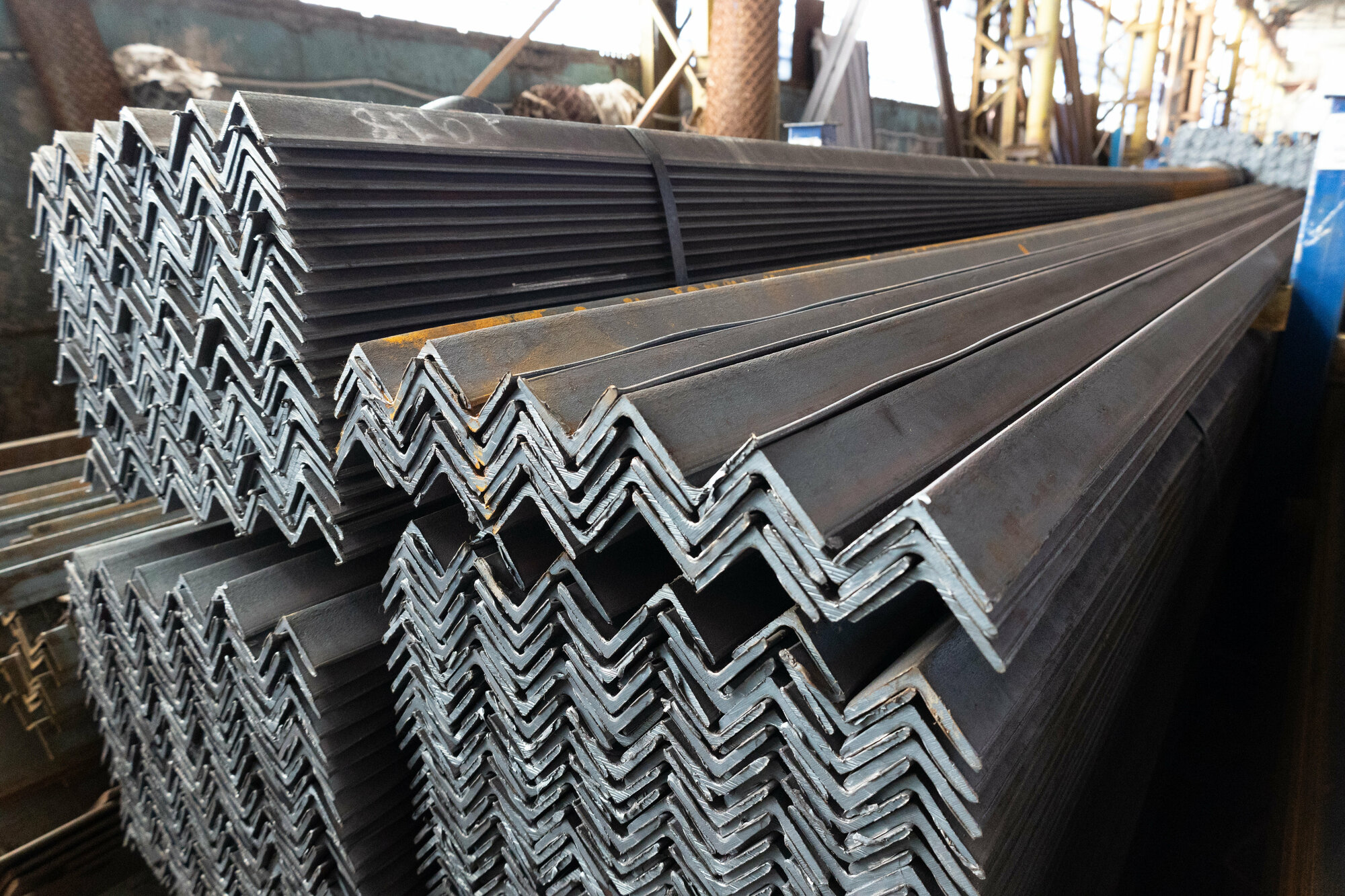 Уголок стальной горячекатаная, 63x63 мм, толщина 5мм, длина 1 м