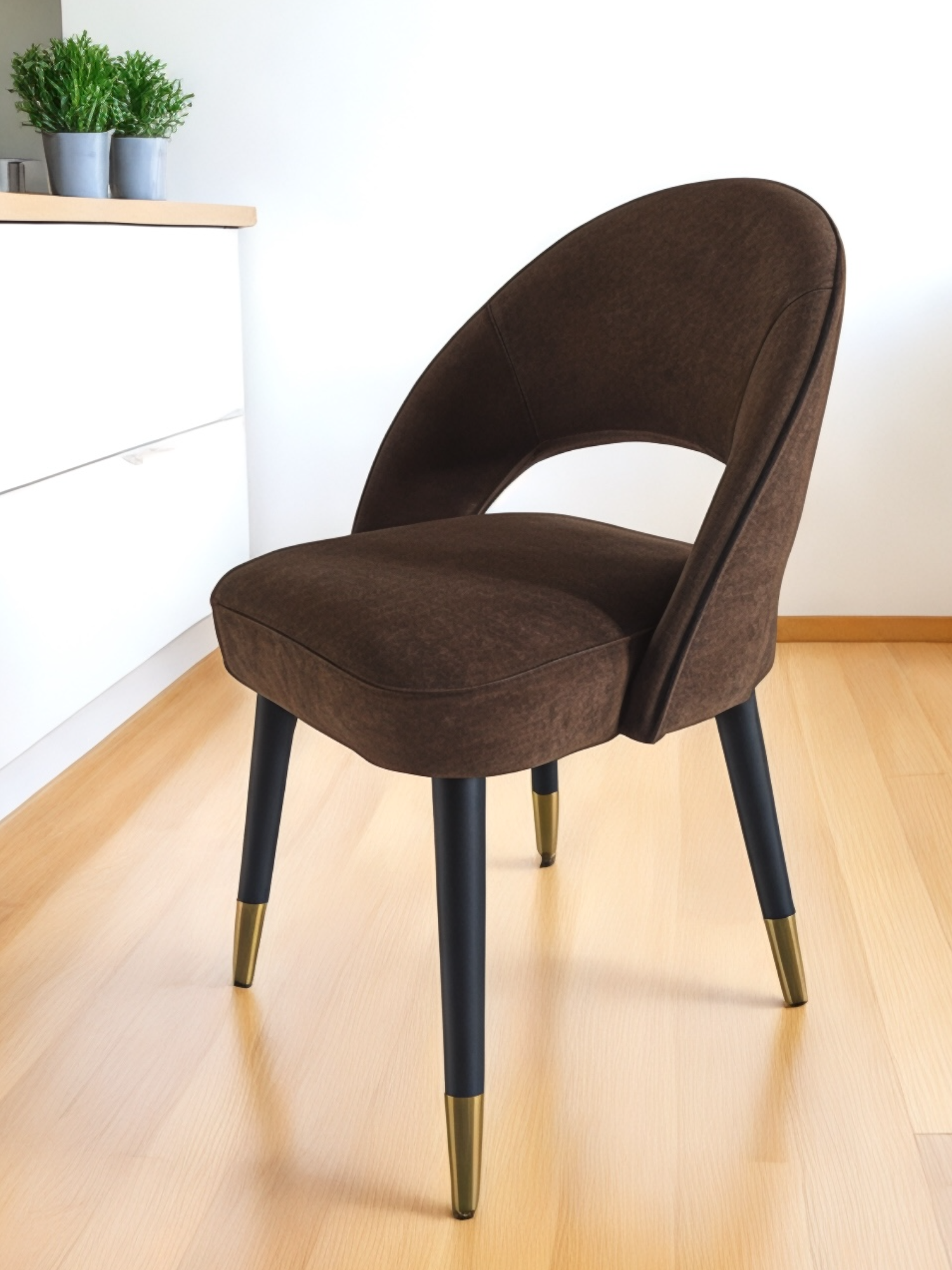 Стул кухонный для кафе, гостиной Цвет ткани: кофейный, Цвет ножек: черный с золотыми наконечниками, камебель