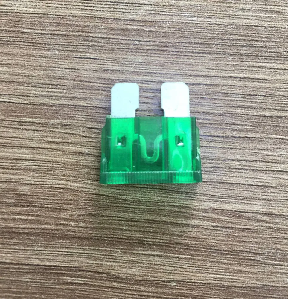 Предохранитель автомобильный СРЕДНИЙ 30A (производитель Чехия)