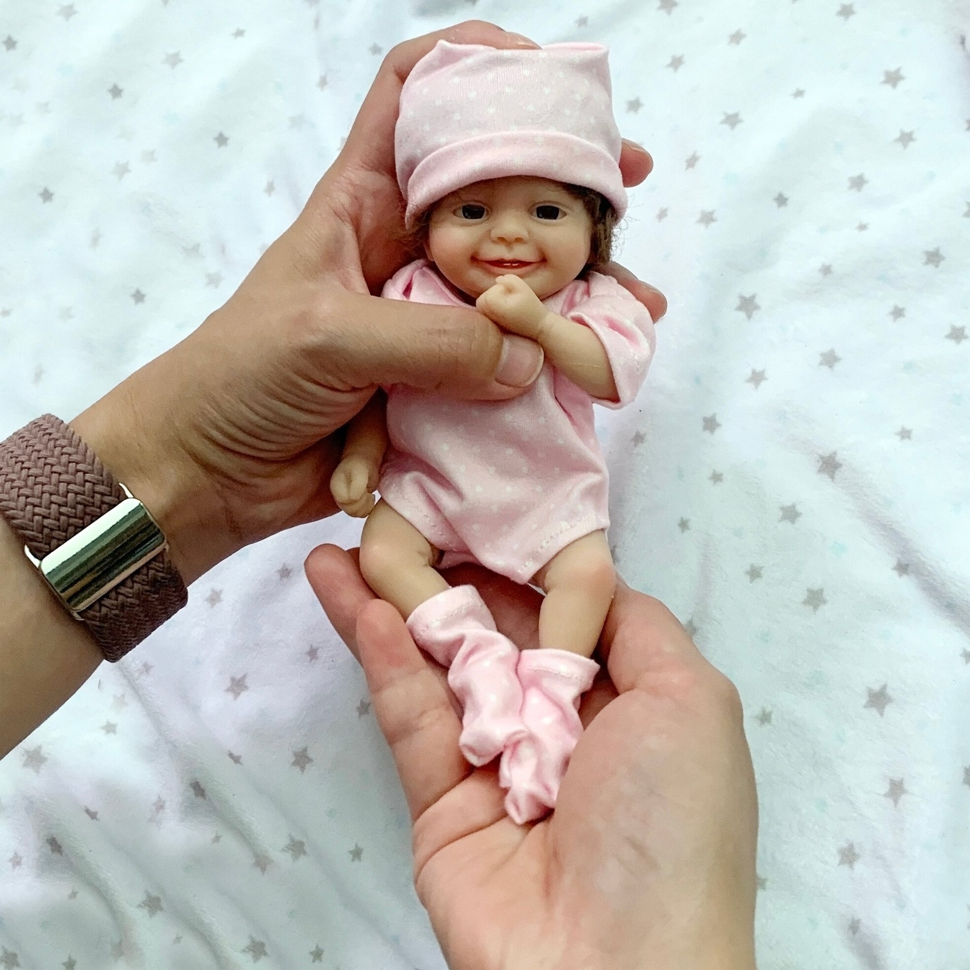 6-дюймовая милая полностью силиконовая мини-кукла реборн с большими глазами в розовом костюме