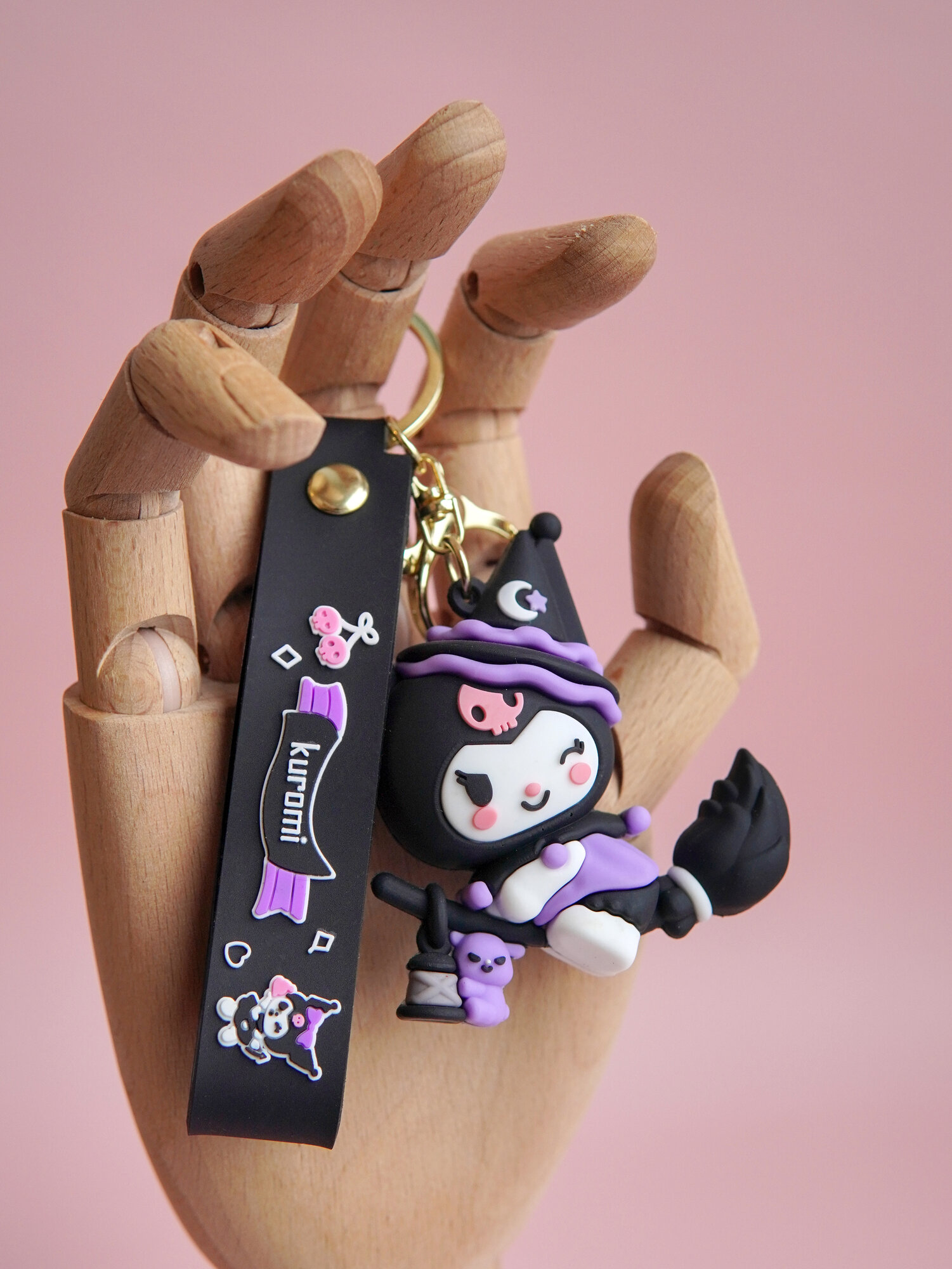 Брелок Куроми на метле, 7 см | Волшебный кролик | Подмигивающий зайка-маг | Подарок | Kuromi | Panda_Print