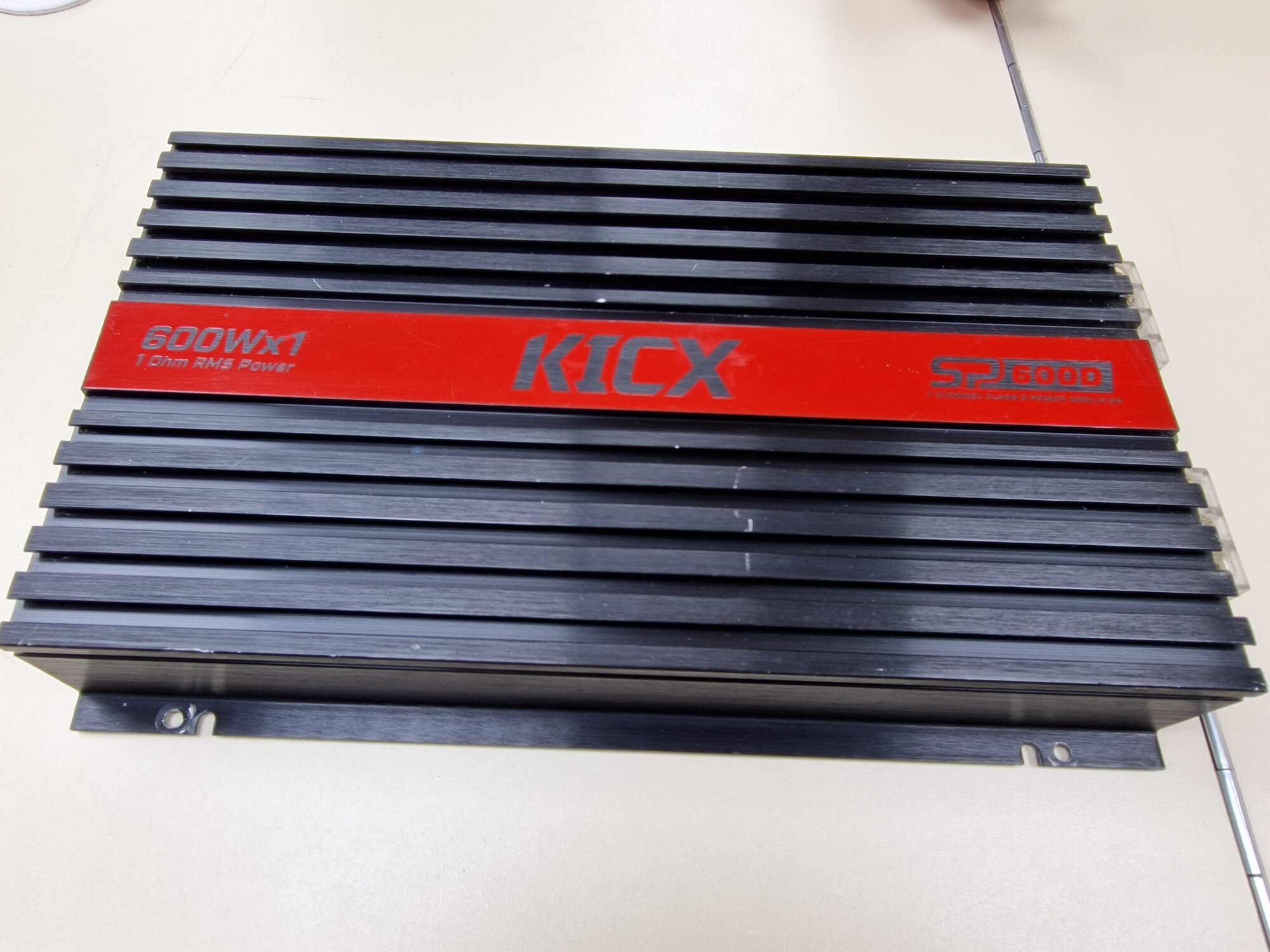 Усилитель Kicx SP 600D, 600Вт, моноблок класса D, мостовой режим Б/У уценка