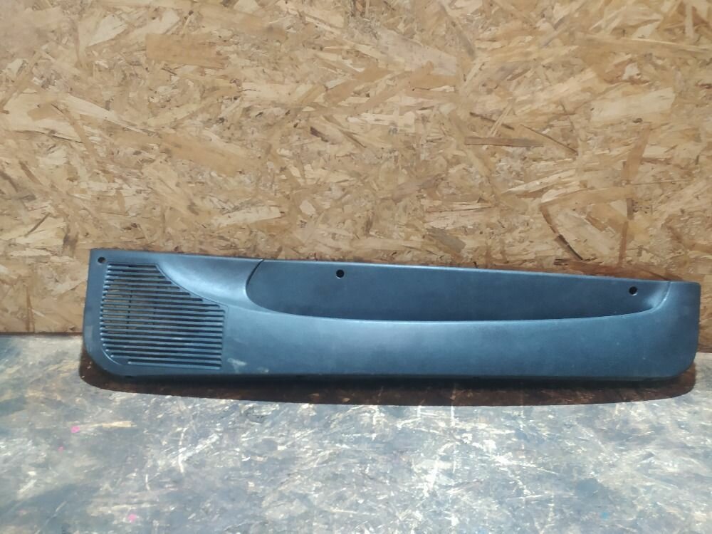 Обшивка двери передней правой Opel Corsa B (1993 2000) Б/У с пробегом